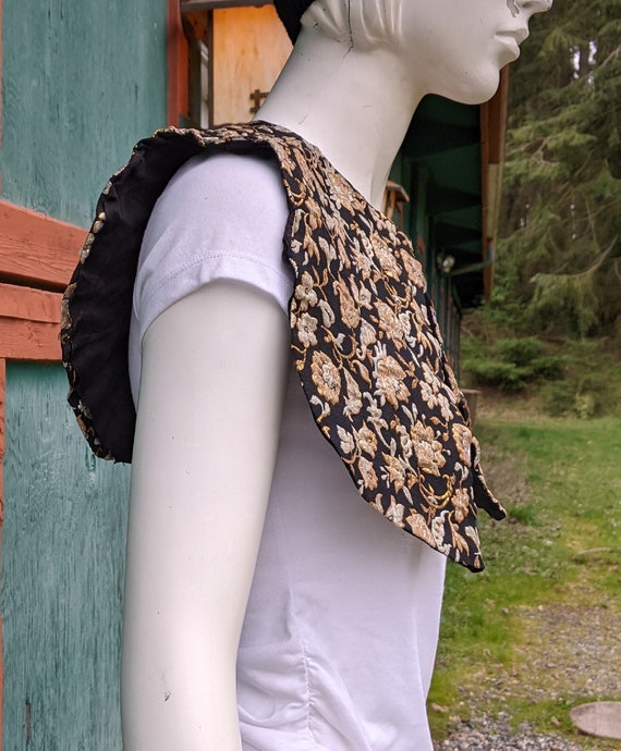 Vintage Caplet/Collar Embroidered Gold Floral on Blac… - Gem