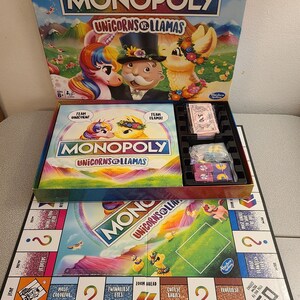 Monopoly E8760 Unicorns Vs. Llamas Board Game Ages 8 + 2 to 6 Players ...