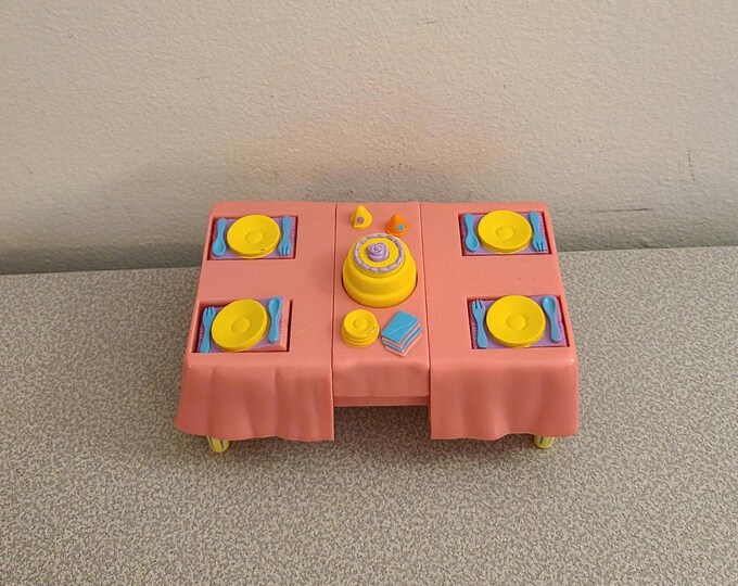 Mattel Dora the Explorer Dining Room Expanding Transforming Flip Table ...