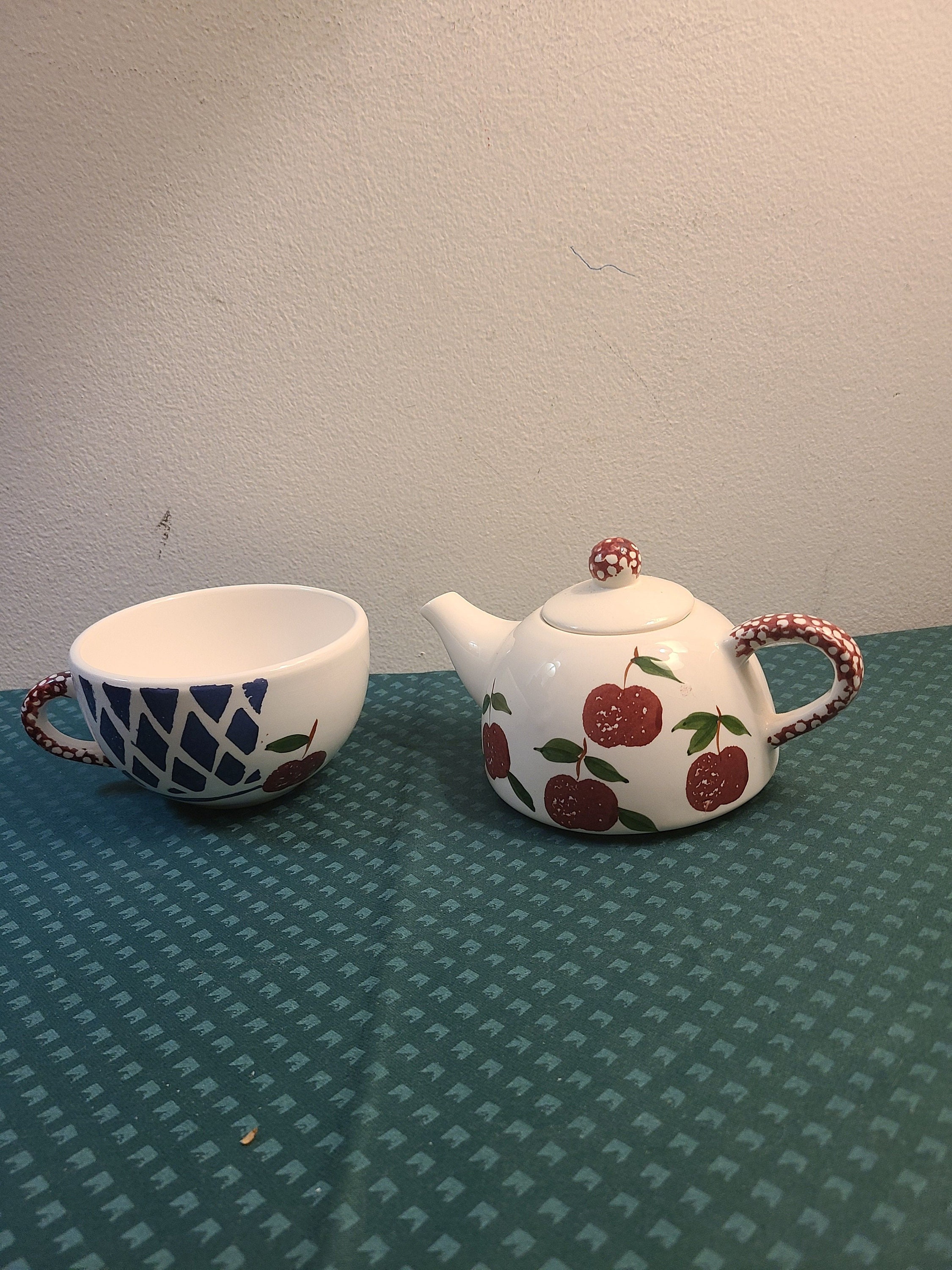 Vintage Ceramic Teapot With Cherries / Tea for One - Etsy