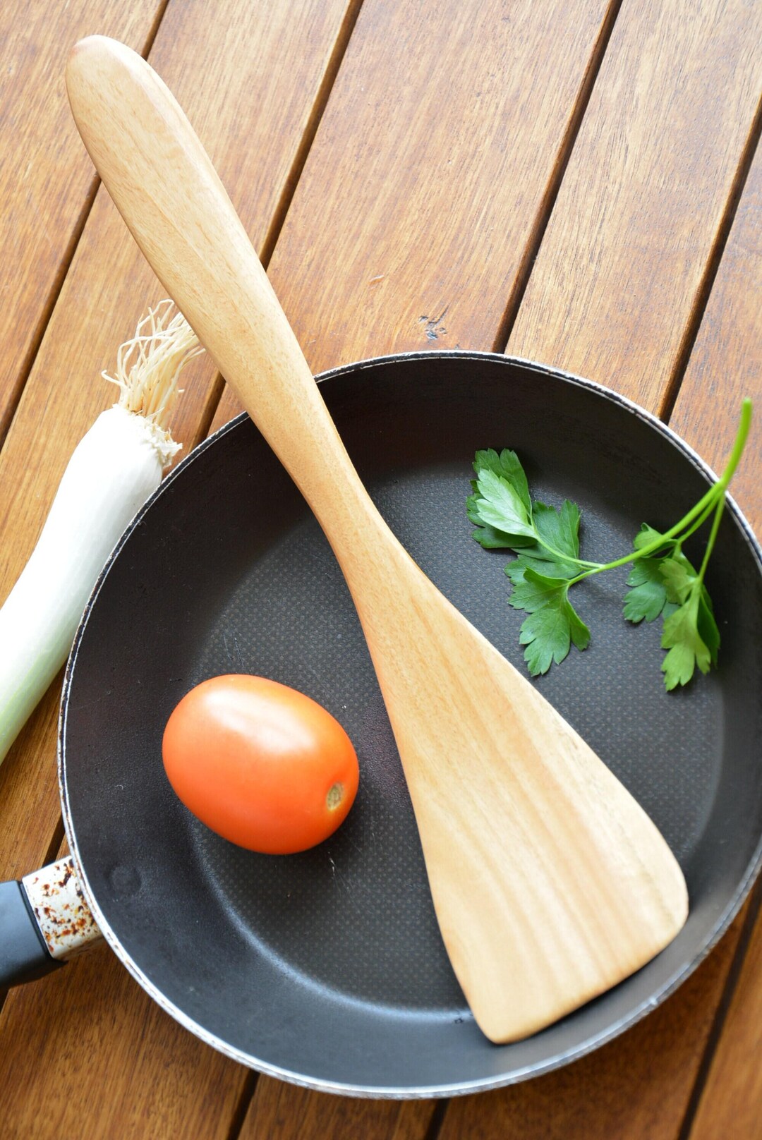 Handmade Eucalyptus Wood Spatula: Sharp Edge Kitchen Utensil ...