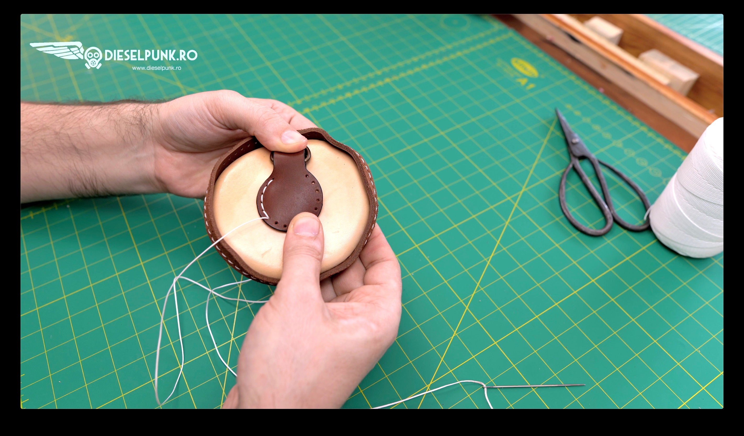 round-leather-bag-pattern-leather-diy-pdf-download-boules-bag