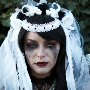 Black and White Dead Bride Vail Headdress and Matching Skirt Vail/train ...