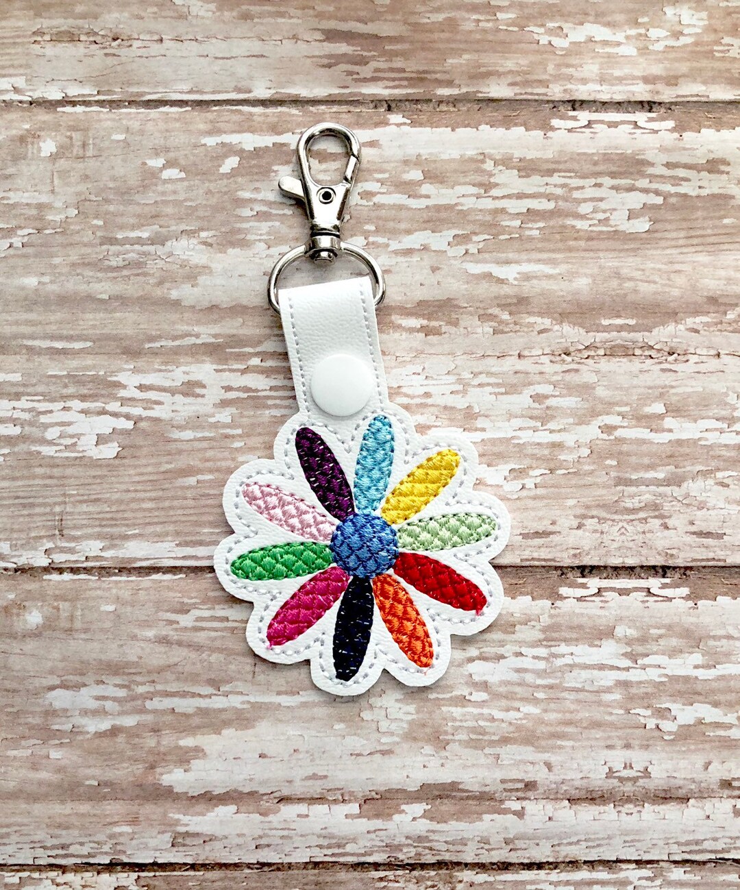 Daisy Keychain, Daisy Petal Keychain, Colorful Daisy Keychain, Daisy ...