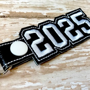 2025 Keychain, Class of 2025 Key Chain, 2025 Graduate Zipper Pull, 2025 ...