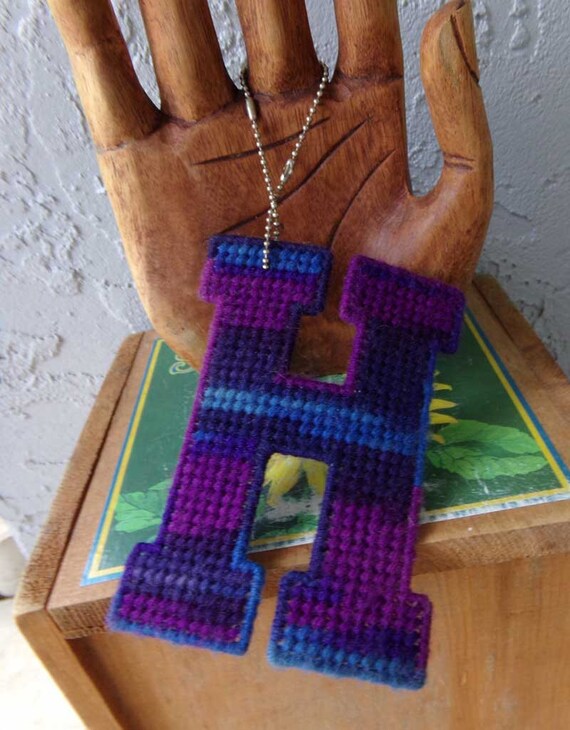 H, letter H, vintage letter H, letter H keychain, let… - Gem