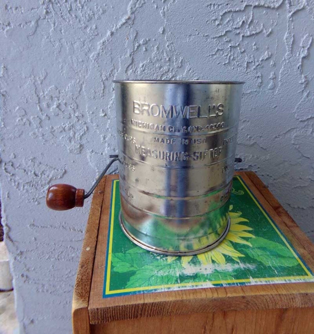 Bromwell's 3 Cup Flour Sifter, Vintage Kitchen Decor, Flour Sifter ...