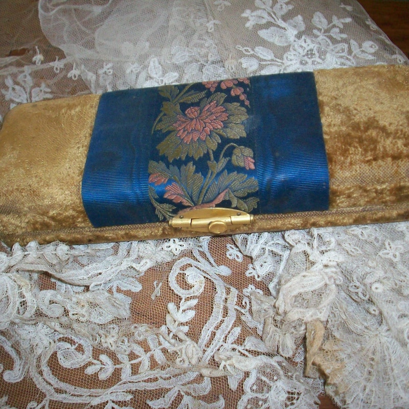 Victorian Gifts - 60+ Gift Ideas for 2024