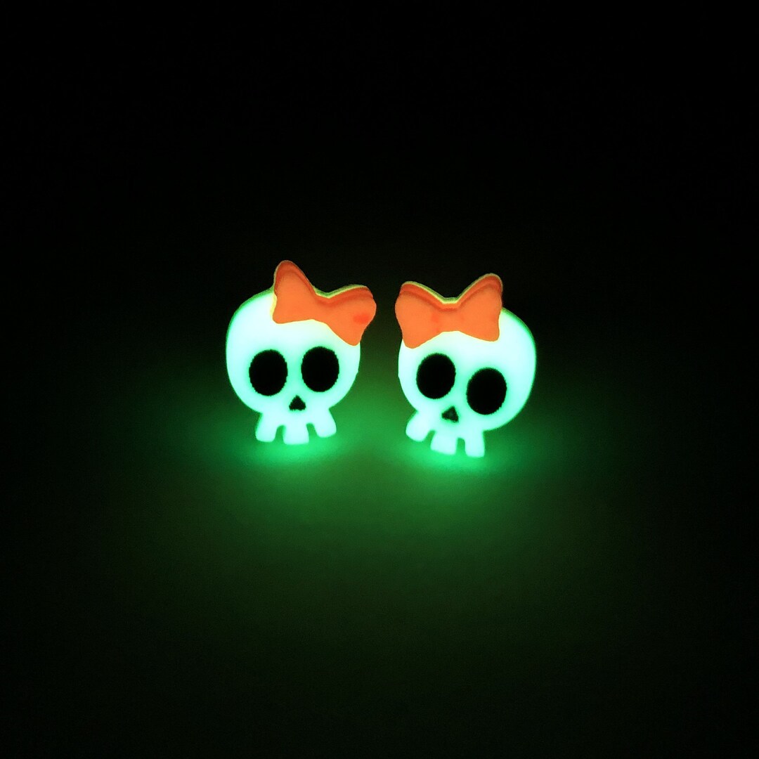 Skull With Bow Stud Earrings, Glow in the Dark, Halloween Creepy Spooky ...