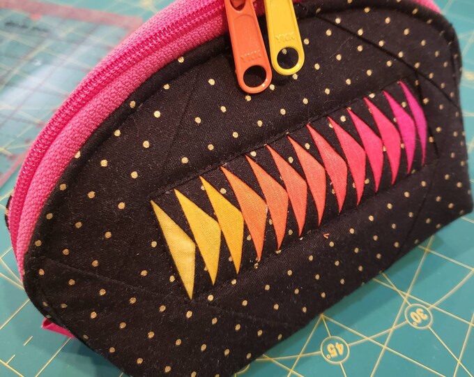 Clam up Zipper Bag Custom Kit Using the Clam-up Pattern by Annie and ...