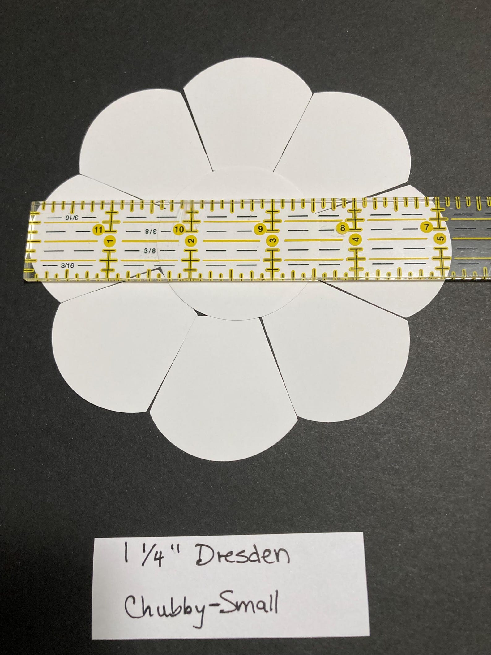 Chubby Dresden English Paper Piecing Papers (100ct) With Template ...