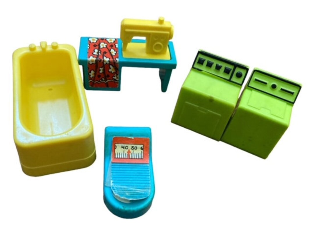 Vintage ,fisher Price, Play Family, Bath Tub , Sewing Machine , Scale ...