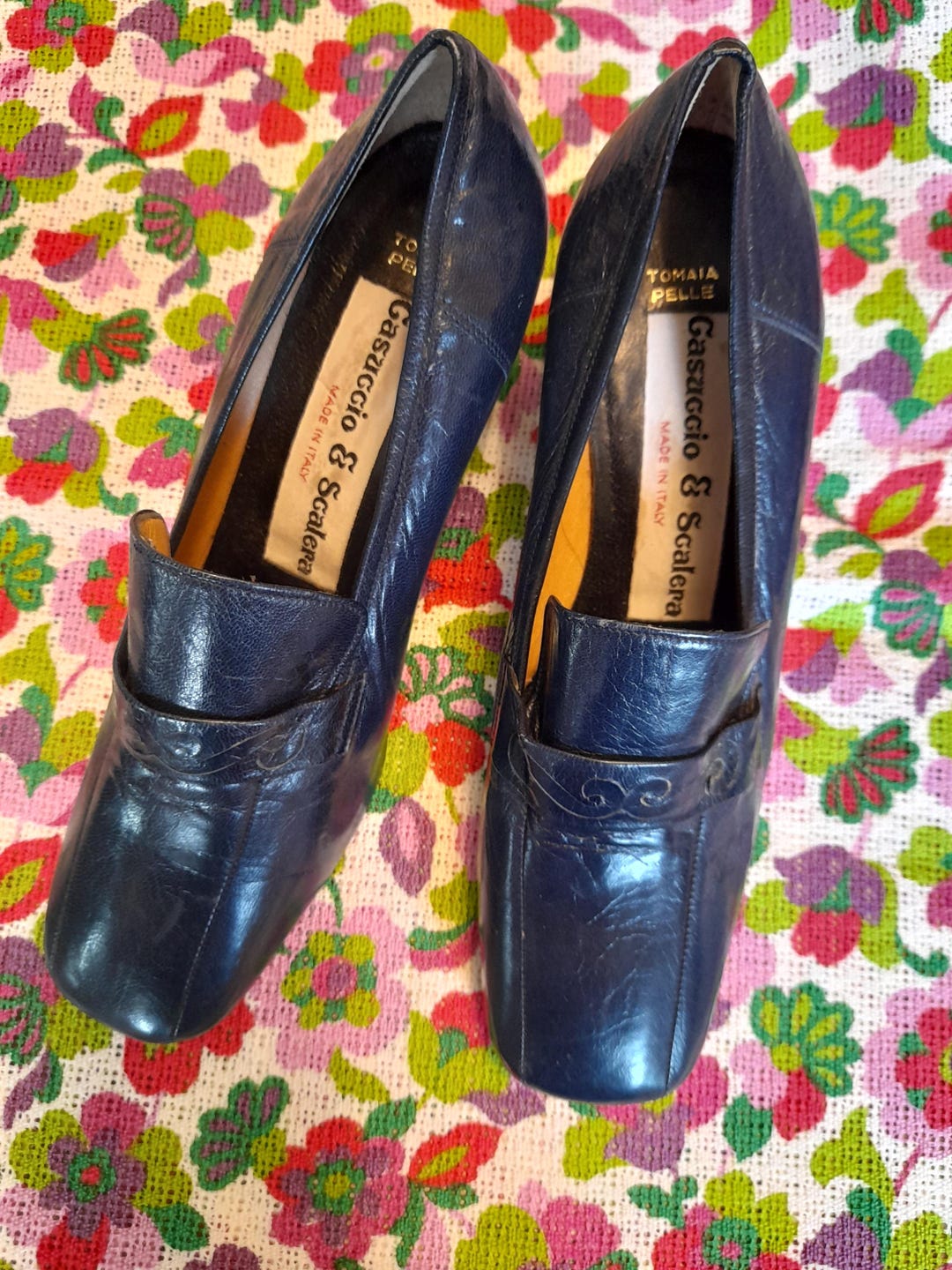60s 70s Italian NAVY Leather PILGRIM Style HEELS Casuccio and Scalera ...
