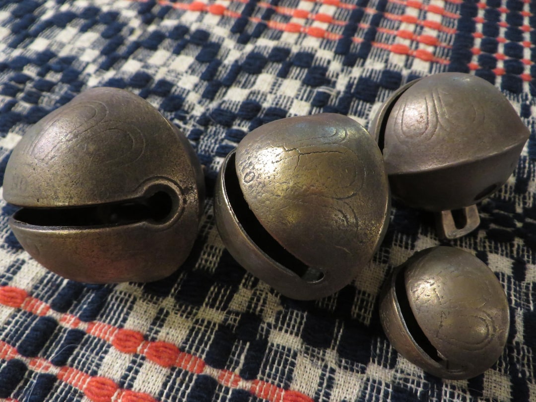 4 Antique Thick Brass Sleigh Bells // Jingle Bells // Graduated Sizes ...