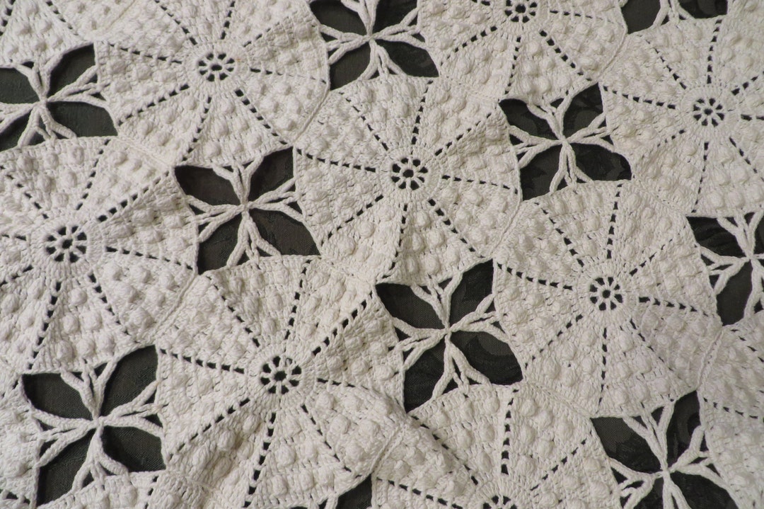 Antique Coverlet Hand Crocheted in Ecru/off-white/eggshell - Cotton ...