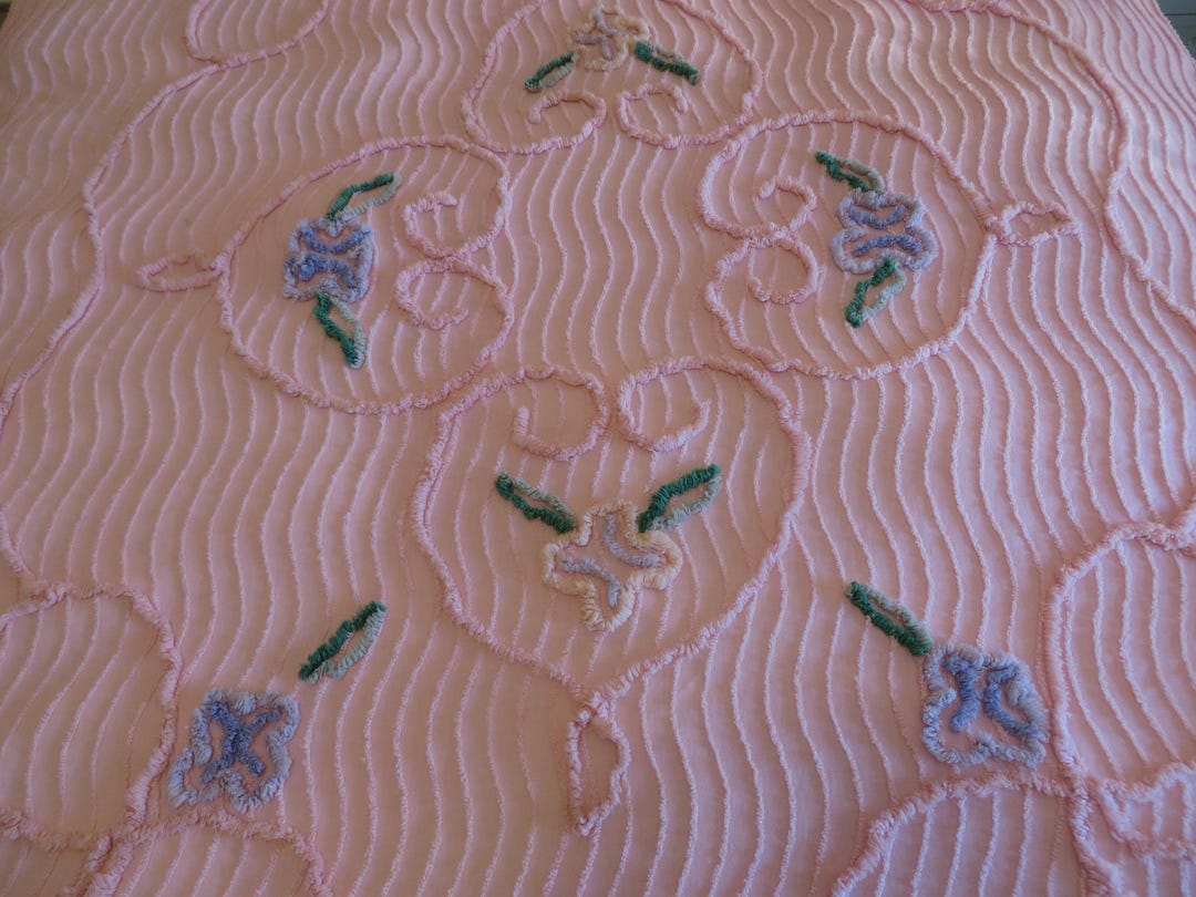 RETRO Mid Century PINK CHENILLE Bedspread - Pink, Floral Pattern - Full ...
