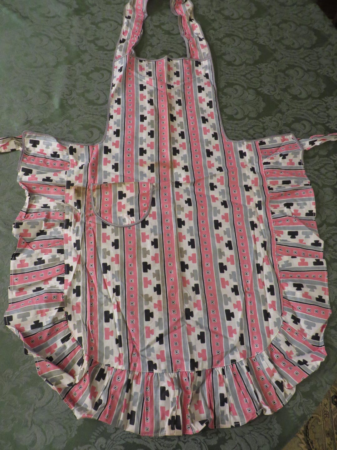 Antique/vintage Full Apron - Bib Apron, 1930's - 40's Fabric in PINK ...
