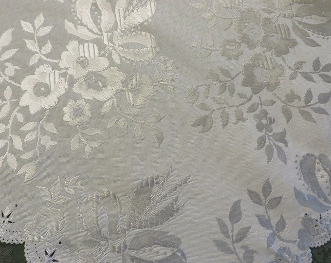 Vintage Extra-long Tablecloth, Shimmers, Scalloped Edges // 102" X 59 ...