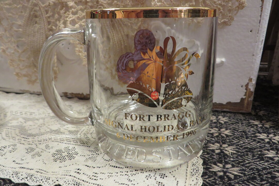 FORT BRAGG signal Holiday Ball, 1996 MUG Airborne // Clear Glass, Gold ...
