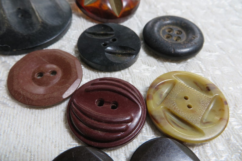 Antique Buttons Bakelite and Wood // Collection of 9 Vintage - Etsy