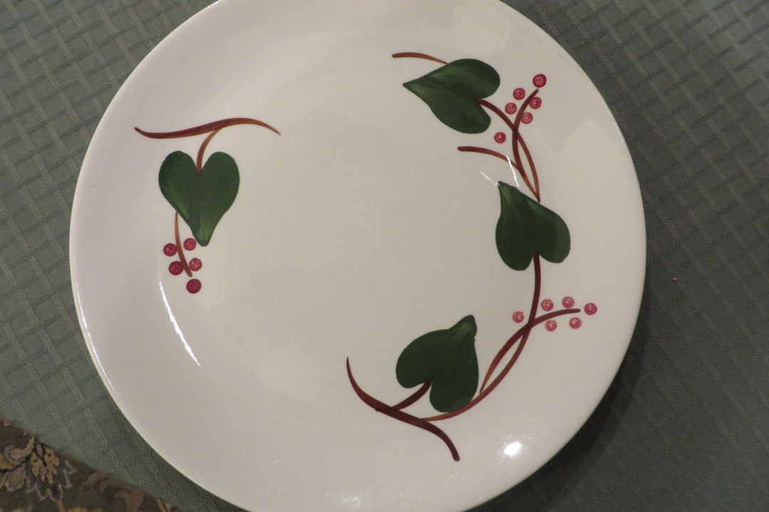 Blue Ridge Pottery PLATE // Green Heart Shaped LEAVES // Dinner Size ...