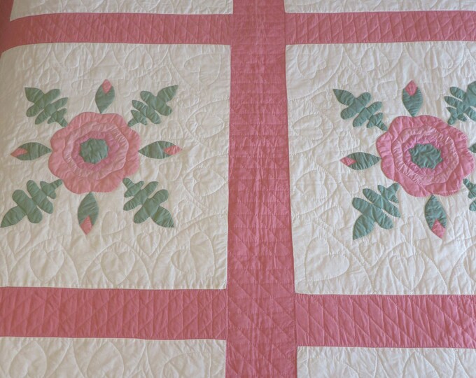 QUILT Vintage Appliqued Pink ROSES, Pinks and Green // Hand Quilted ...