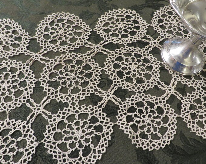 Beautiful HAND TATTED Doily Large Size // Round Pieces, Doily is ...