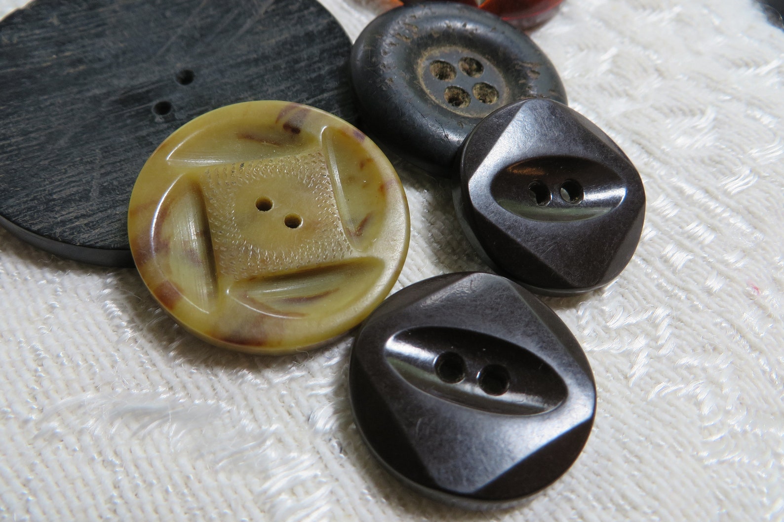 Antique Buttons Bakelite and Wood // Collection of 9 Vintage - Etsy