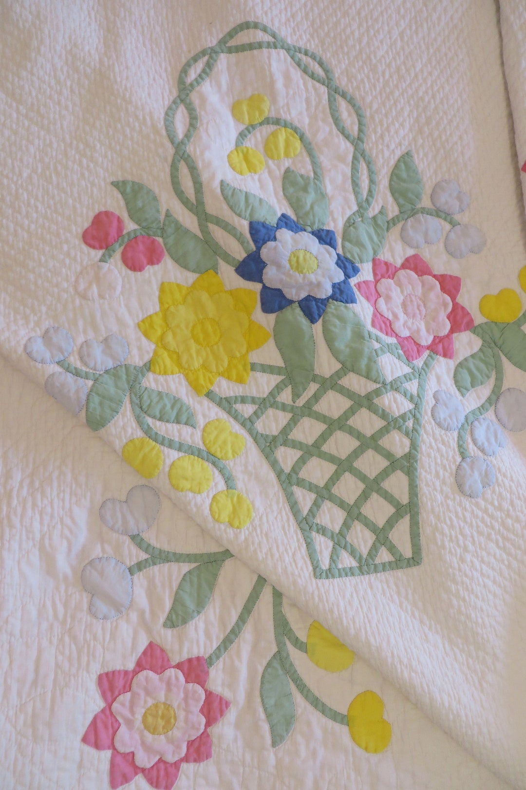 QUILT Vintage Appliqued FLOWER BASKET 89" X 74" // Heavily Hand Quilted ...