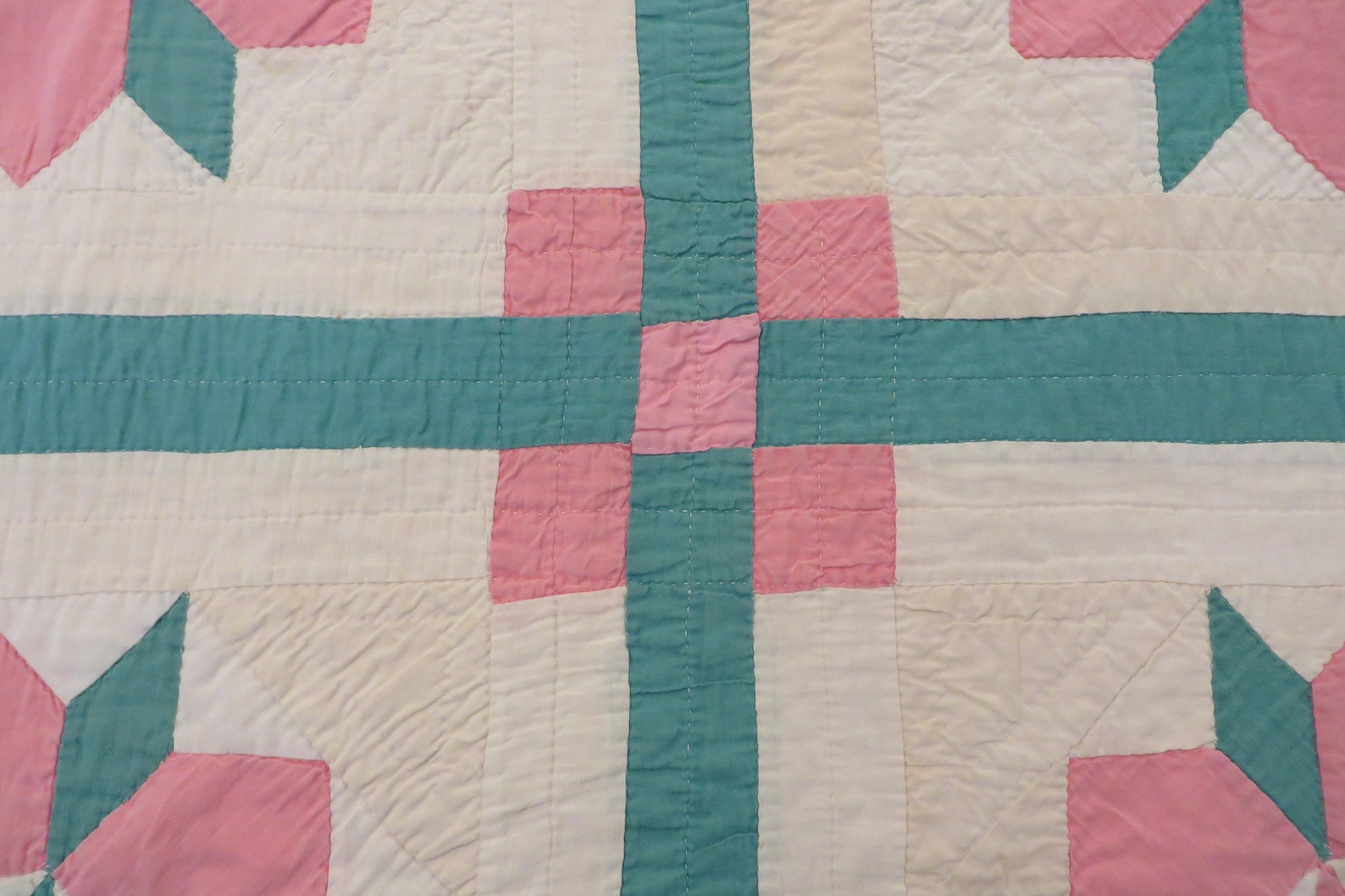 Quilt Vintage Star Pattern in Pink and Green // Heavily Hand | Etsy