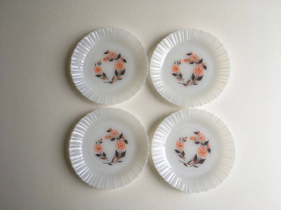 Vintage Milk Glass, Termocrisa Plates. - Etsy