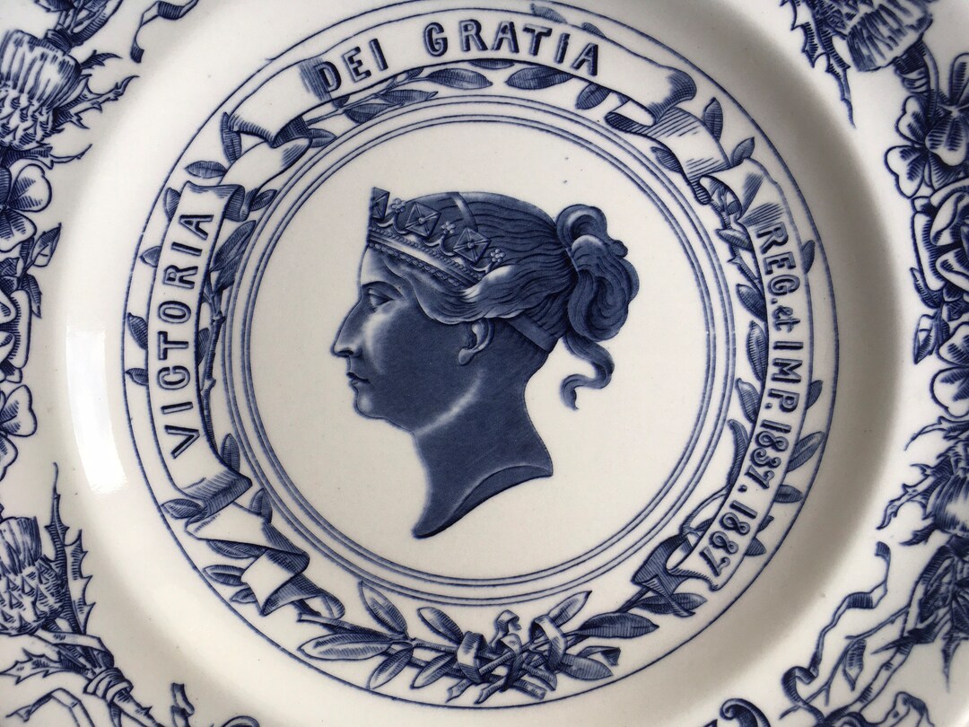 Royal Commemorative Plate, Queen Victoria. - Etsy