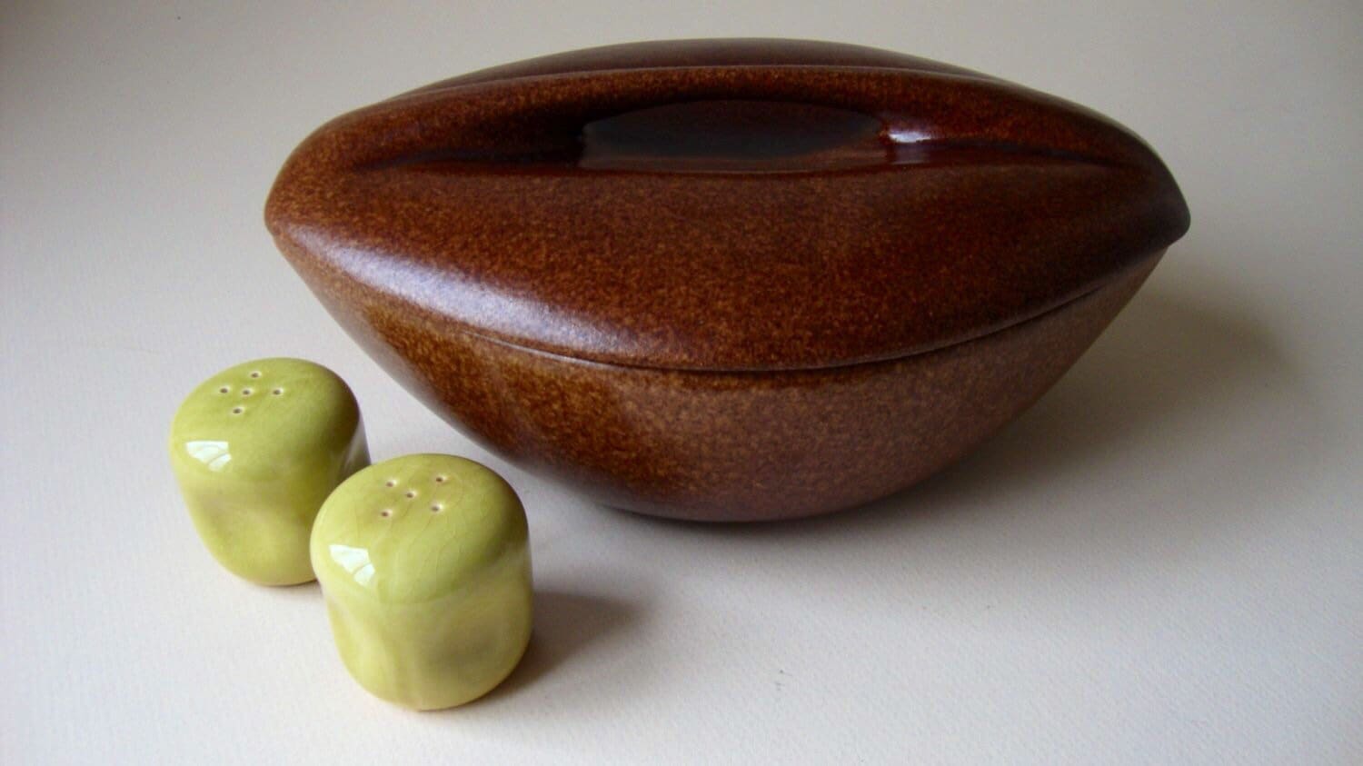Roseville Pottery, Raymor, Casserole Dish. - Etsy