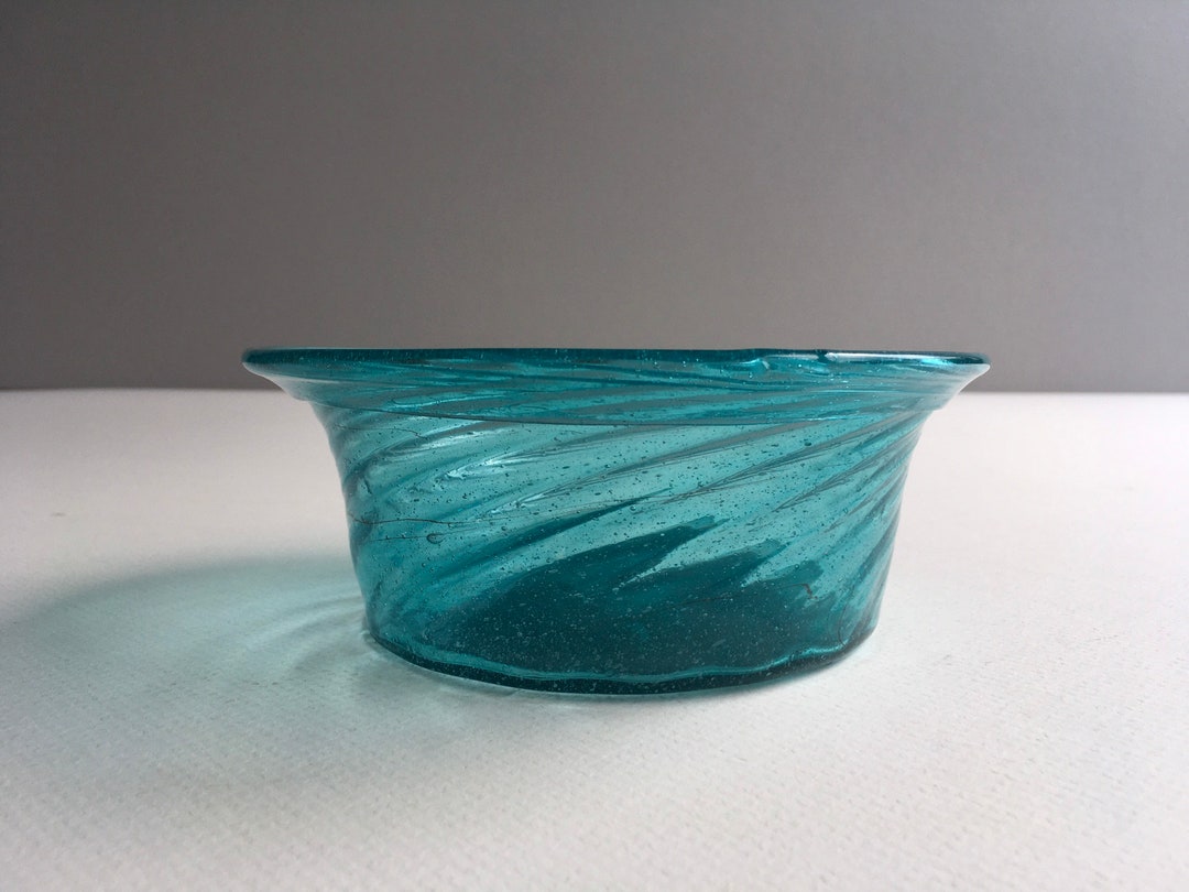 Vintage Studio Glass Bowl. - Etsy