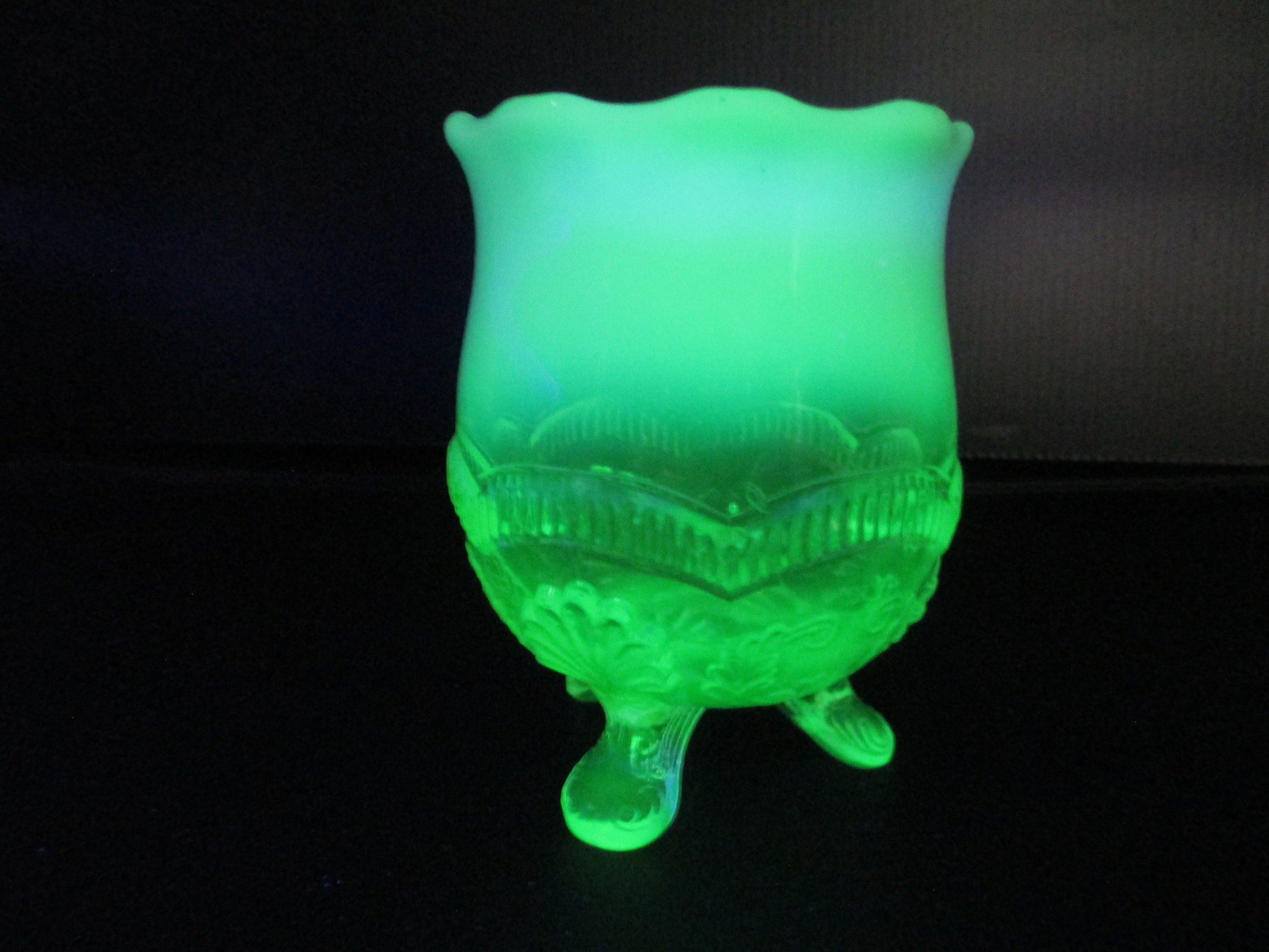 Model Flint Vaseline Glass Wreath & Shell Spooner - Etsy