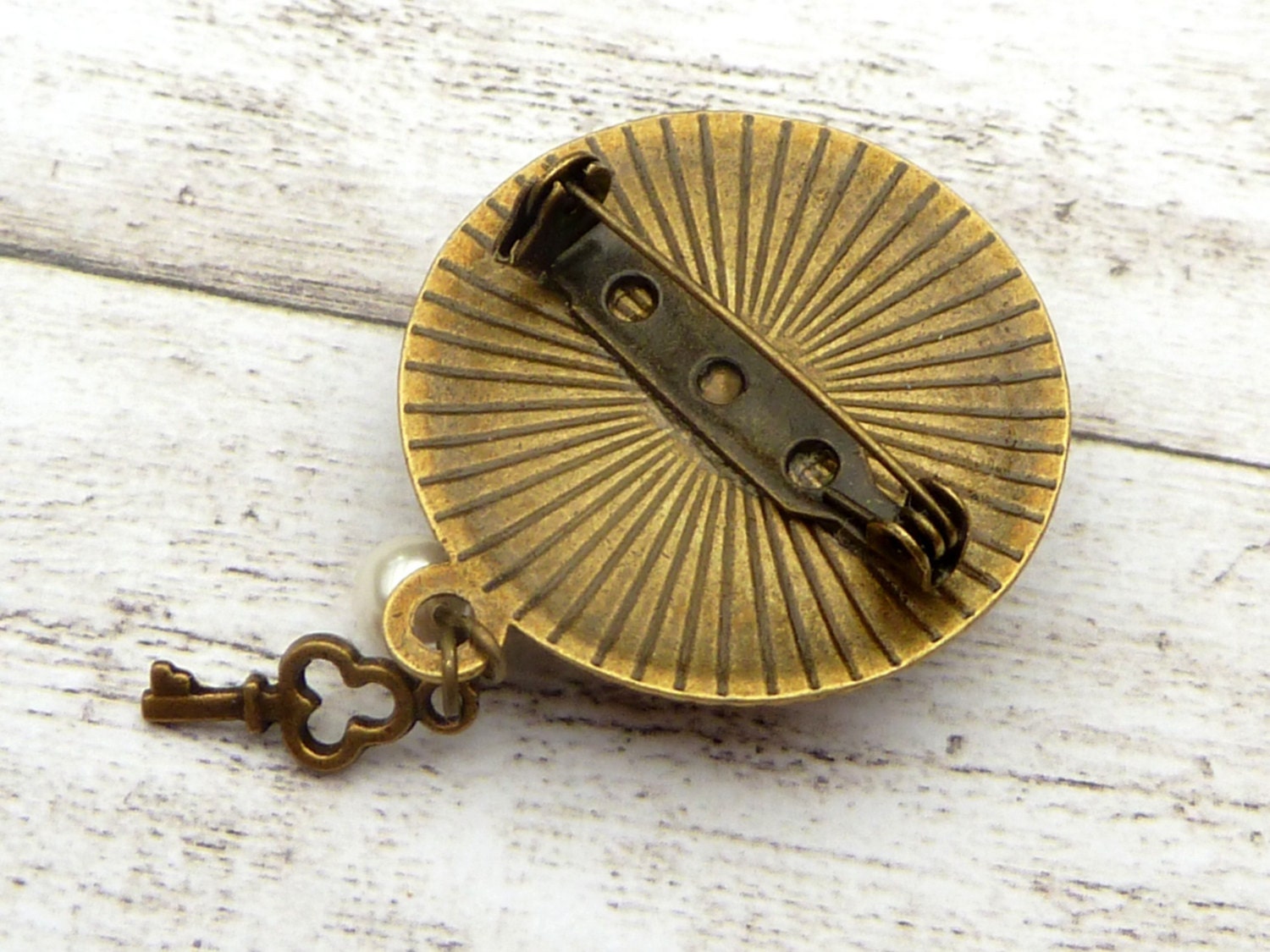 Compass Brooch in Bronze Brown, Nautical, Navigation, Shipping, Shell ...