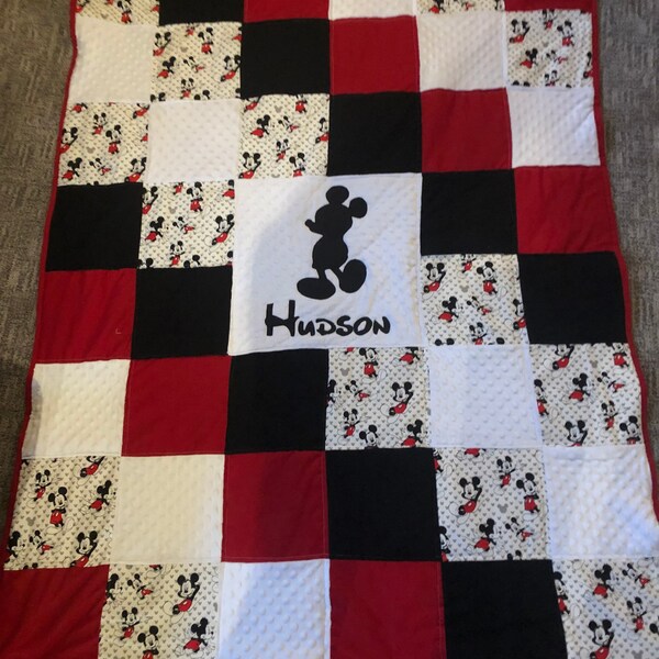Mickey Mouse Quilt - Etsy