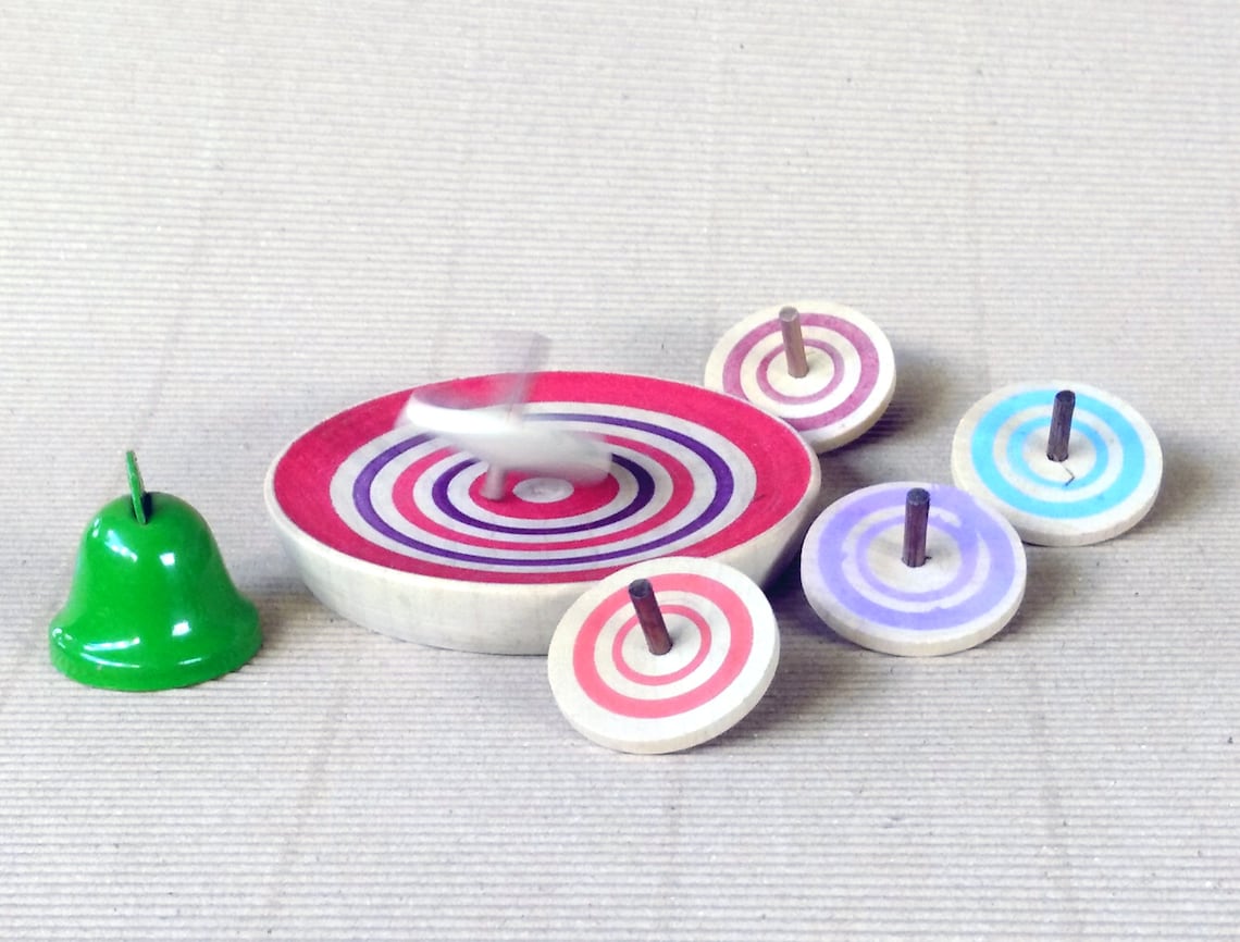 Vintage Spinning Tops, Set of 5 Spinning Tops and Fight Plate, Japanese ...