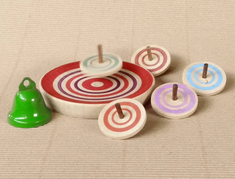 Vintage Spinning Tops, Set of 5 Spinning Tops and Fight Plate, Japanese ...