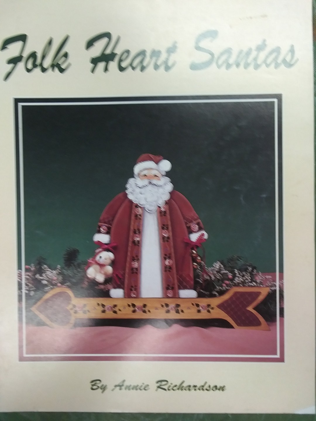 Folk Heart Santas by Annie Richardson - Etsy