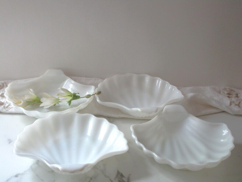 Vintage Anchor Hocking Milk Glass Shell Trinket Dish Soap Candy Dish ...