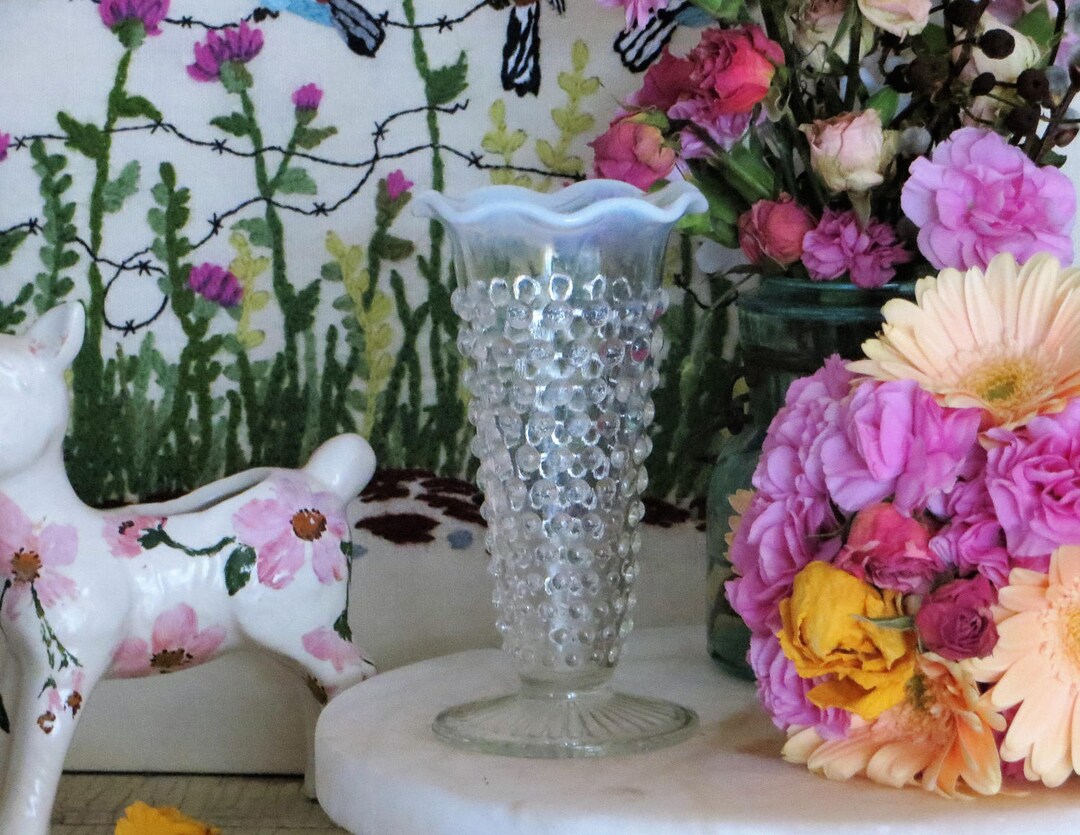 Vintage Fenton Moonstone White Opalescent Hobnail Glass Bud Vase Fluted ...