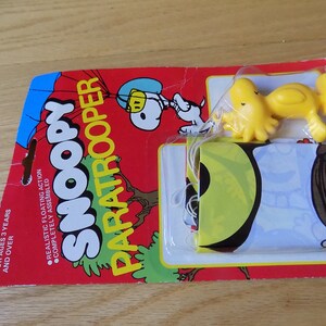 SNOOPY Paratrooper Woodstock Vintage Peanuts Charlie Brown Lucy Floating Action - Parachute 1965 ...