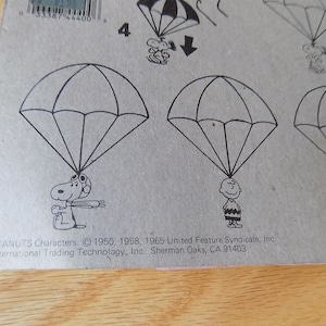 SNOOPY Paratrooper Woodstock Vintage Peanuts Charlie Brown Lucy ...