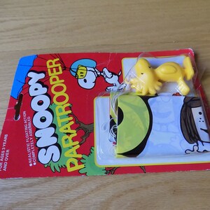SNOOPY Paratrooper Woodstock Vintage Peanuts Charlie Brown Lucy Floating Action - Parachute 1965 ...