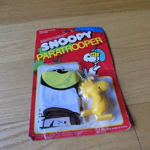 SNOOPY Paratrooper Woodstock Vintage Peanuts Charlie Brown Lucy Floating Action - Parachute 1965 ...