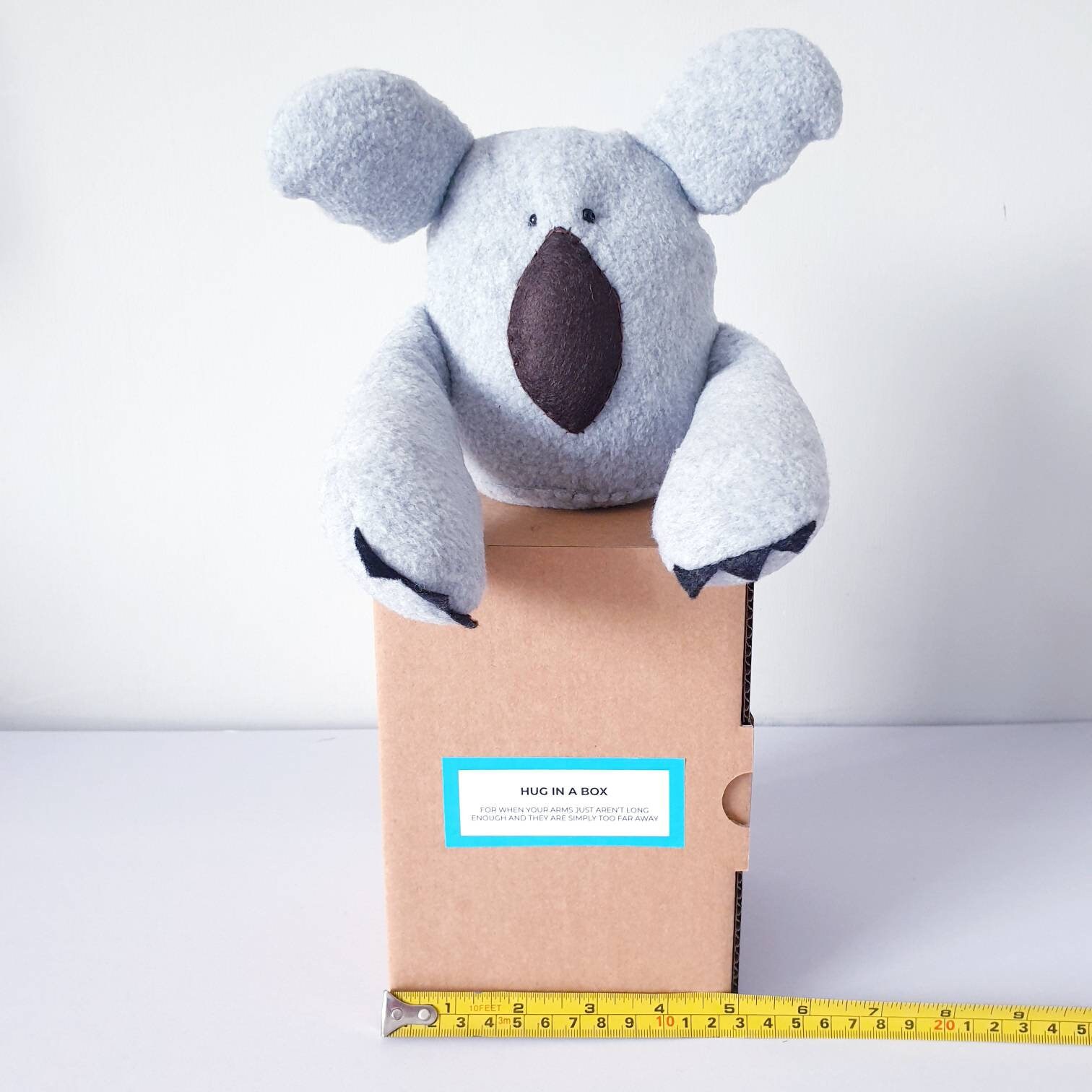 5 Koalas Hugging