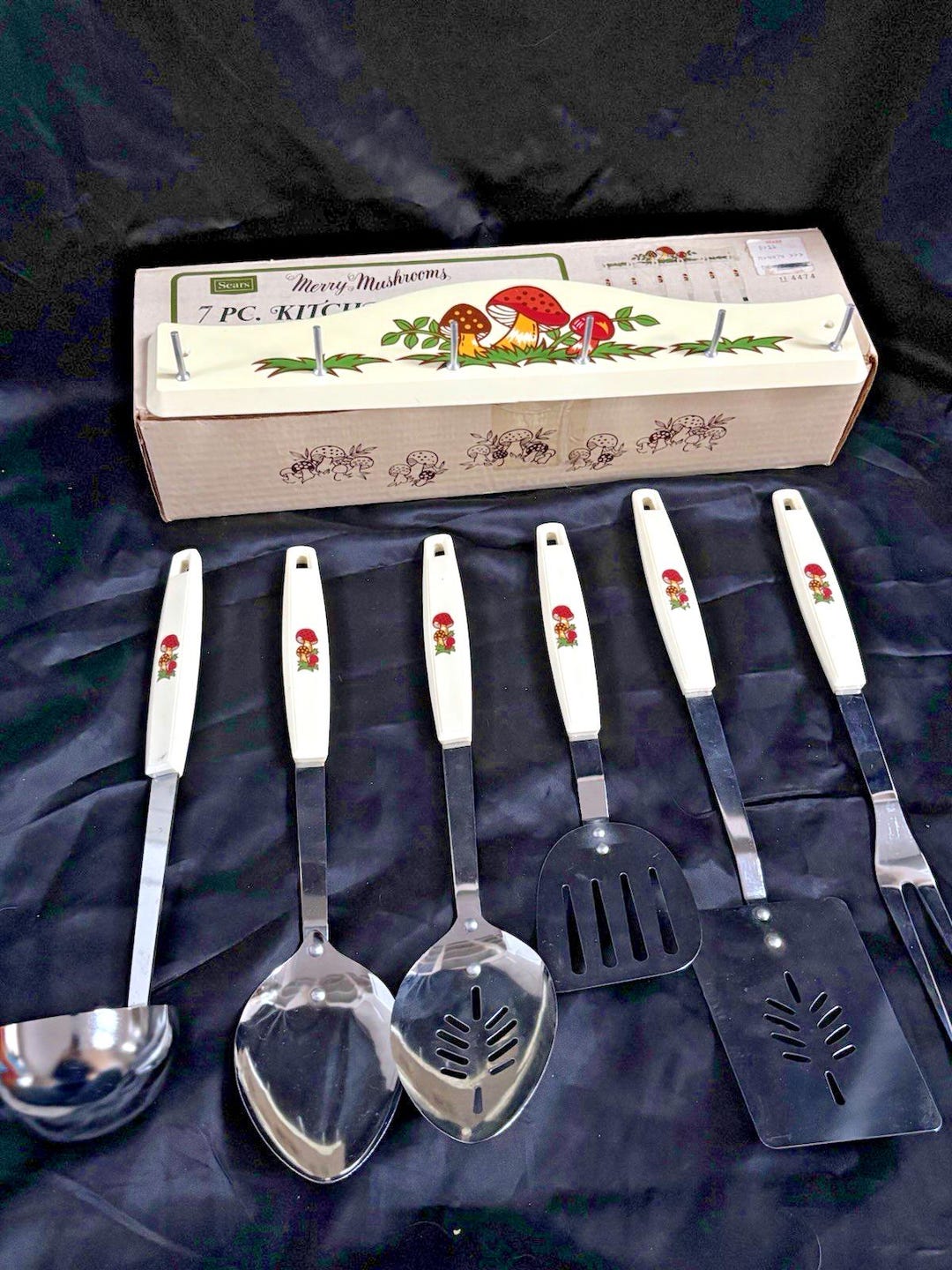 Sears Merry Mushrooms 7 Piece Kitchen Utensils Tool Set Wall Rack ...
