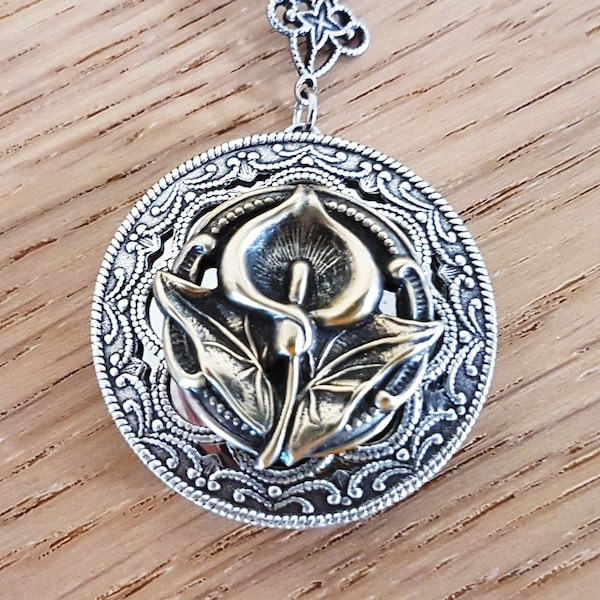 Lily Locket - Etsy