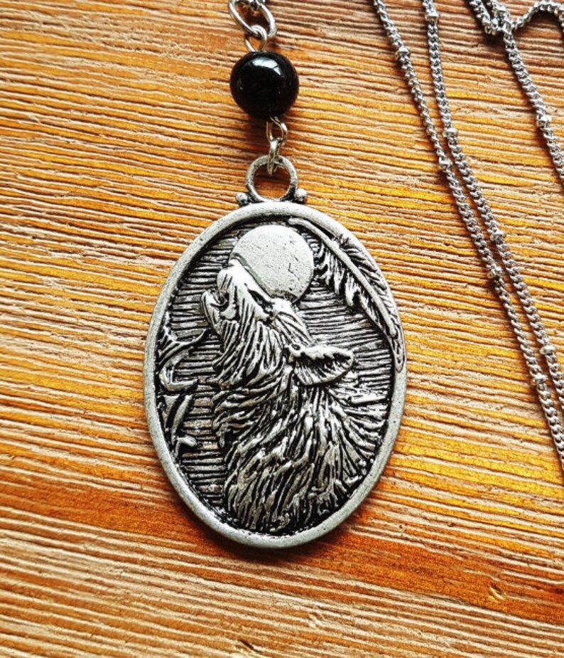 Howling Wolf Silver Necklace full moon wolves midnight lone | Etsy